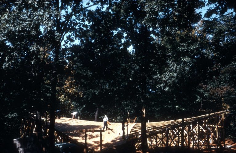 As with most modernist houses in Raleigh, it was built by Frank Walser ...