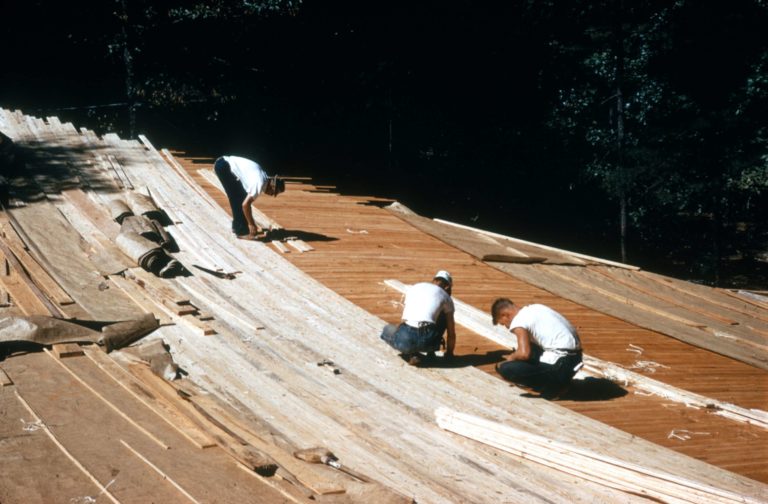 CATALANO Eduardo Raleigh House (1954) – Platform